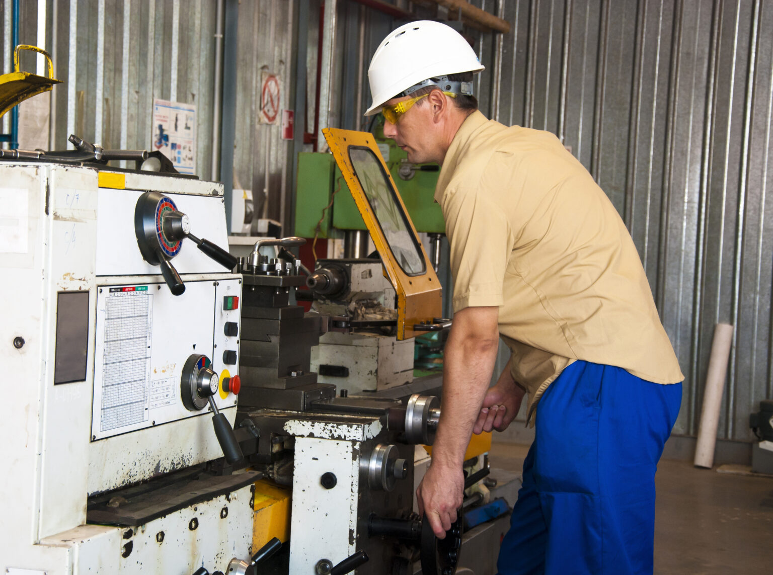 CNC Machining 101: A Guide | P4Swiss/Lindel CNC Machining